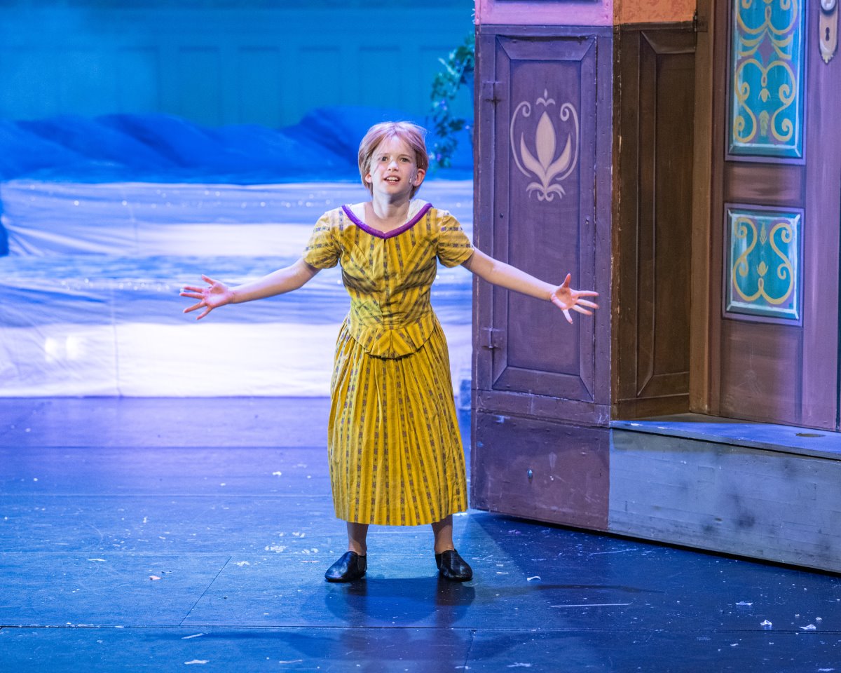 Year 6's Enchanting Performance of FROZEN | News | Pipers Corner School