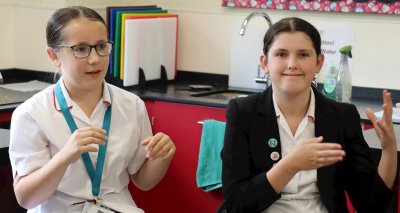 New Lunchtime Sign Language Club | News | Pipers Corner School