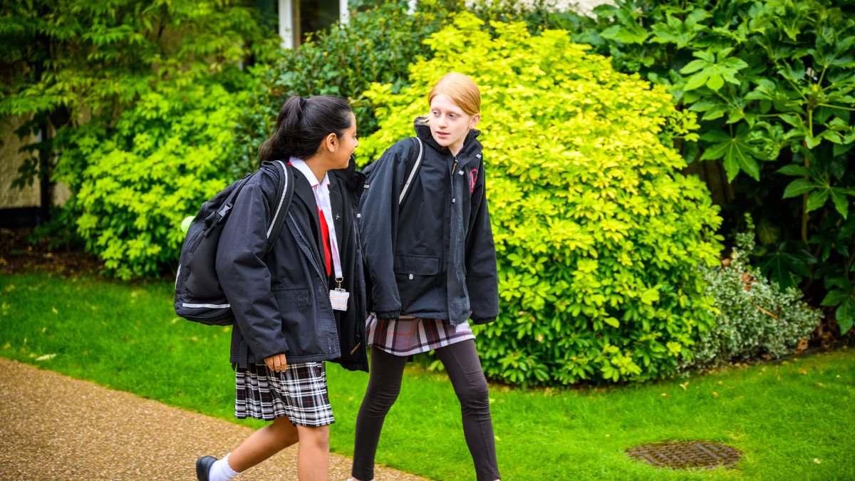 School Transport | Pipers Corner School